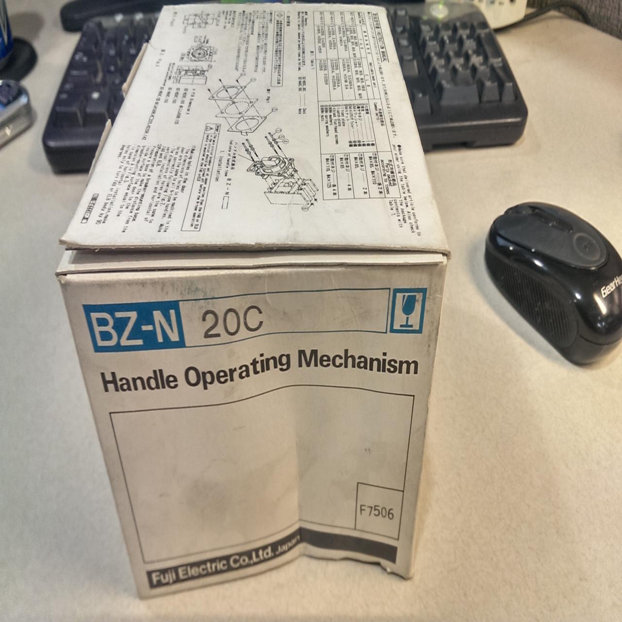 Lot #96: Fuji BZ-N 20C Switch New in Box - WireBids